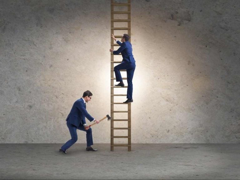 ¿Por qué sentimos envidia? ¿Cómo superar la envidia?